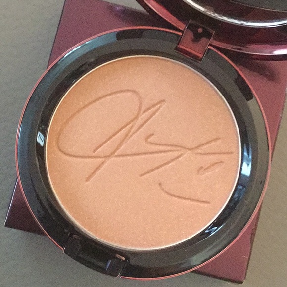MAC Cosmetics | Makeup | New In Box Limited Edition Mac Aaliyah Bronzer ...